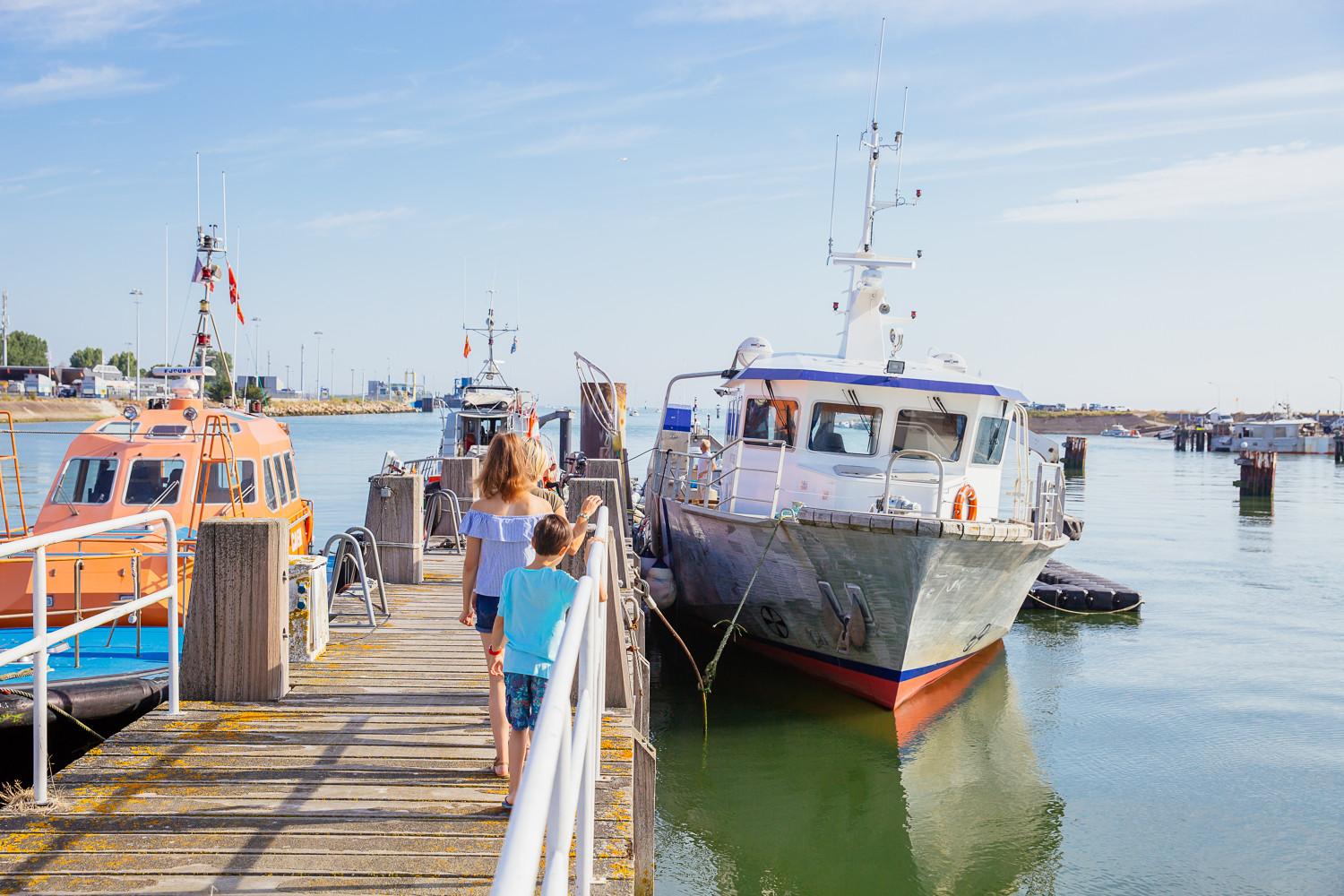 The Ouistreham Riva-Bella fish market atmosphere - Caen la mer Tourism