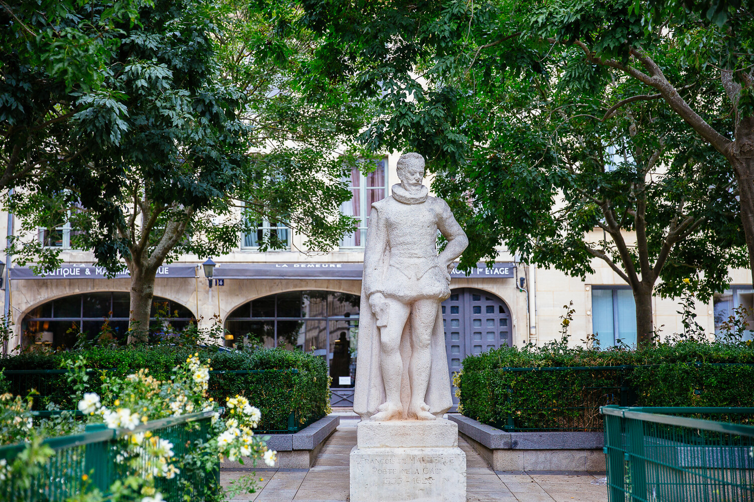 Caen, city of books - Caen la mer Tourism